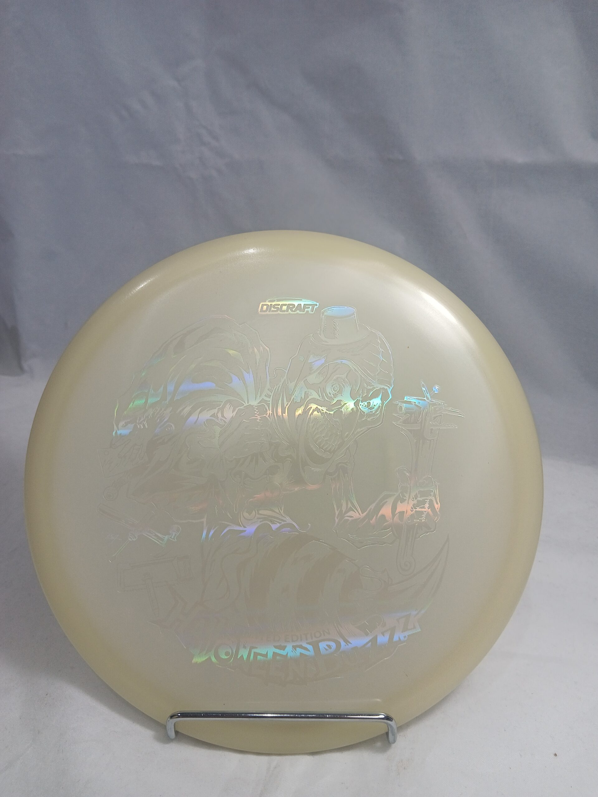 Discraft Buzzz - 2025 Mega Glow Halloween 177g+ (Ghost Foil) - My Boy ...
